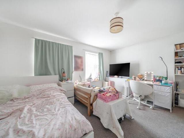 For Sale Apartment Kingston Upon Thames Greater London DLS101892268
