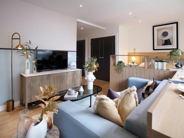 For Sale Apartment Surrey Surrey DS100917620