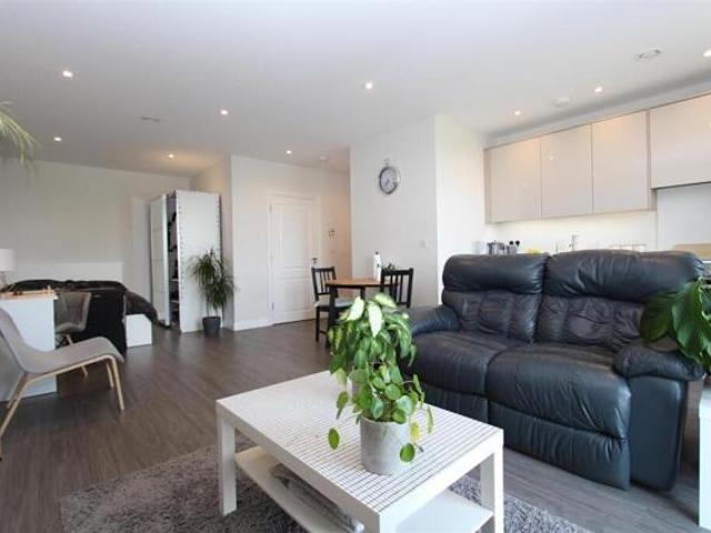 For Sale Apartment Uxbridge Greater London DS99986334