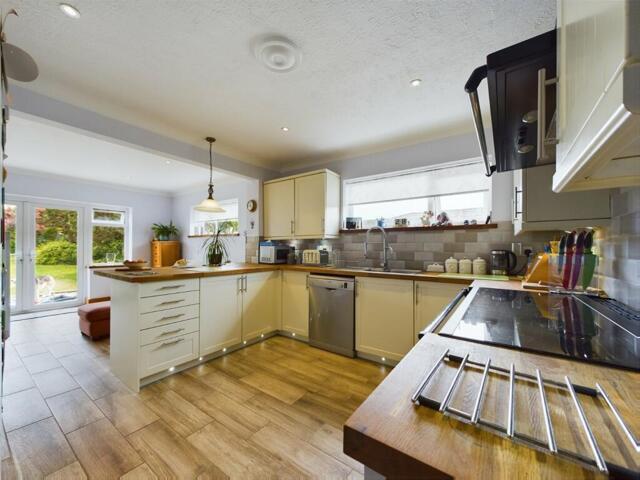 For Sale 3 Bedroom Bungalow Worthing West Sussex DS89719908