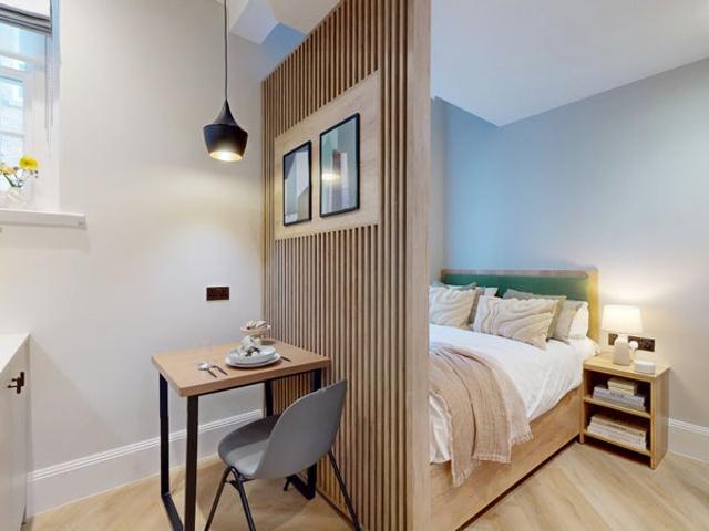 For September Move in Ideal for Students