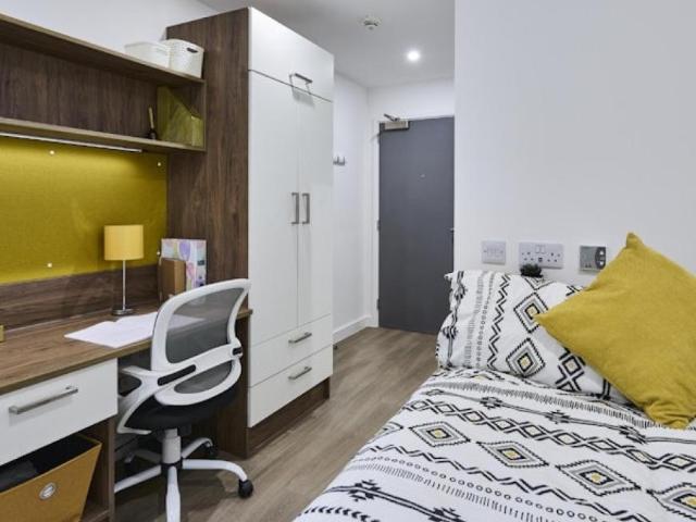 For Rent 40 Bedroom Shared Living/roommate Coventry Coventry DLS90564043