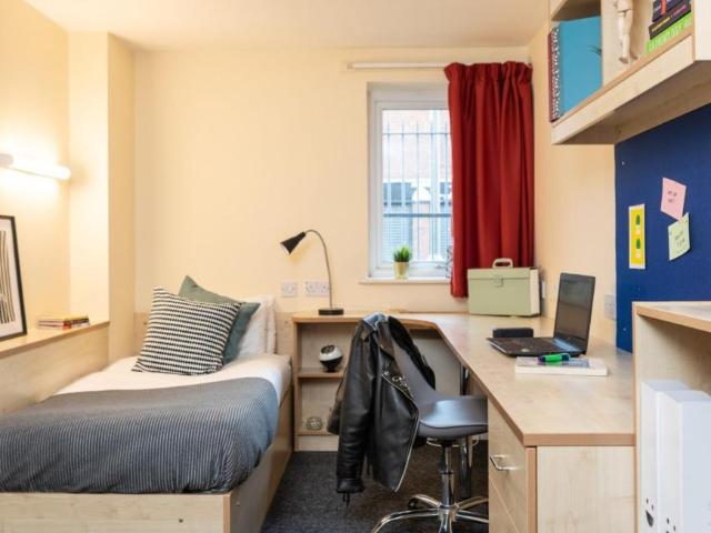 For Rent 40 Bedroom Shared Living/roommate Liverpool Liverpool DS90559425