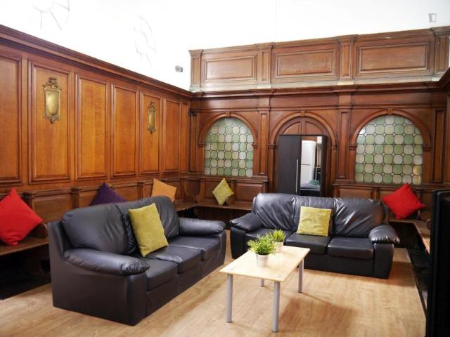 For Rent 40 Bedroom Shared Living/roommate London London DS90560467