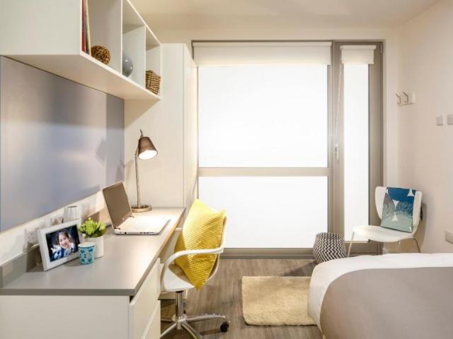 For Rent 40 Bedroom Shared Living/roommate London London DS90560534