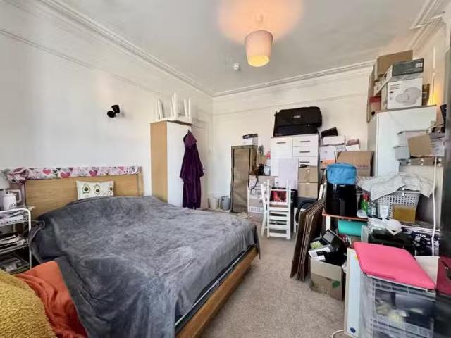 For Rent! 4 BA 1 bedroom house share for rent in Broadwater Ro.