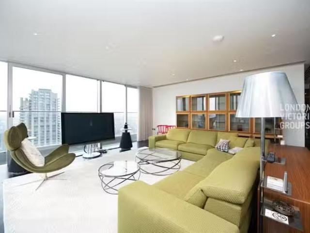 New 4 BA 3 bedroom apartment for rent in The Heron, 5 Moor Lan.