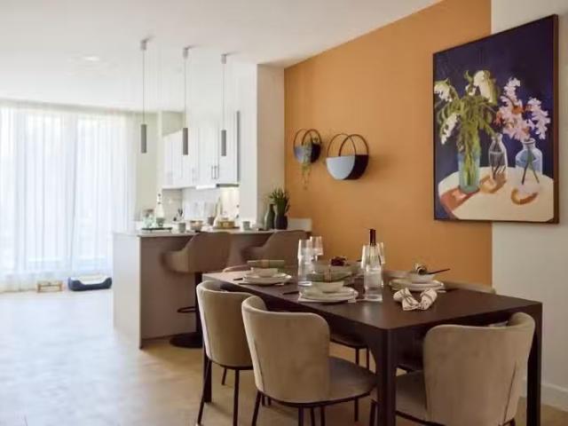 Cheap 4 BA 4 bedroom town house for rent in Freer Street, Edin.