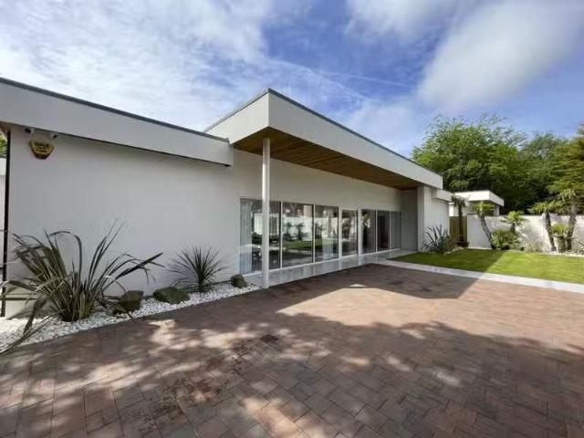 Rental! 4 BA 4 bedroom villa for rent in 75a Kirklake Road, Fo.