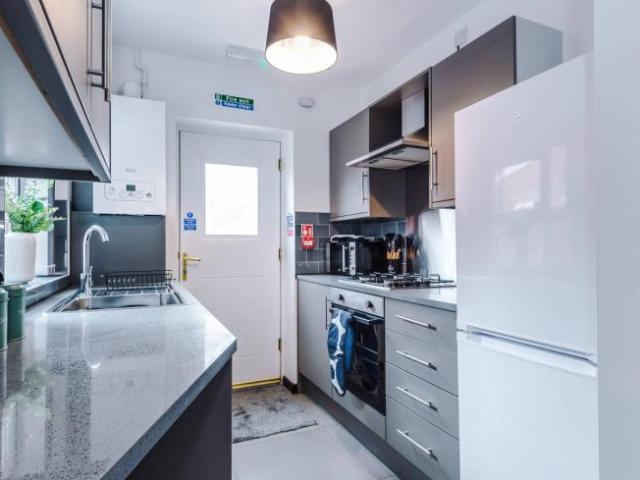 For Rent 4 Bedroom Apartment Manchester Manchester DLS92790222