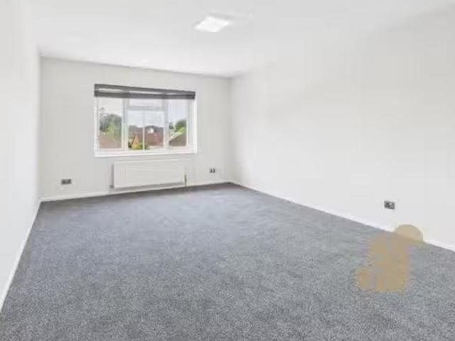 Charming 4 bedroom apartment for rent in Blackberry Road, Stan.