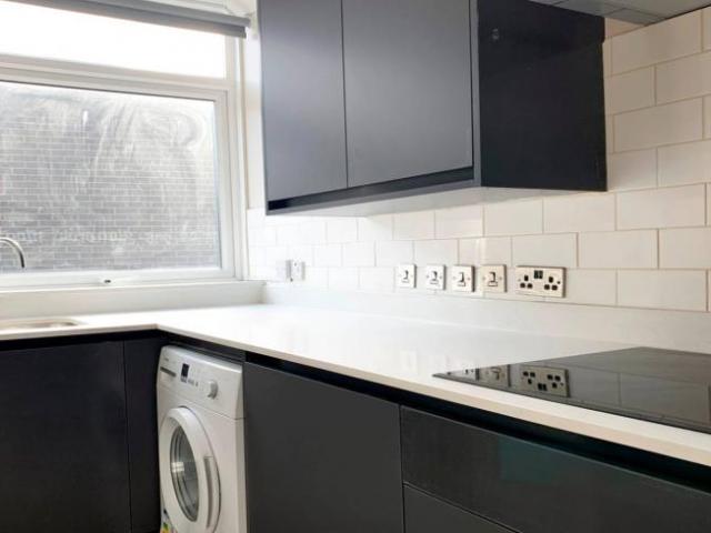 For Rent 4 Bedroom Apartment London London DS90929293