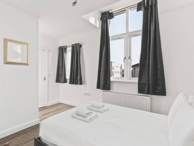 For Rent 4 Bedroom Apartment London London DS98343663