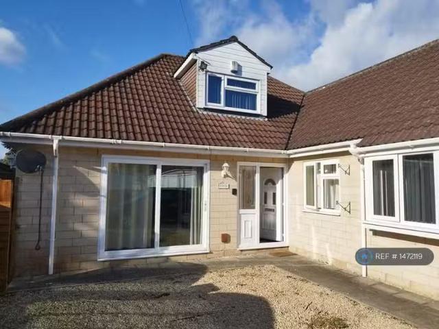 For Rent! 4 bedroom bungalow for rent in May Lane, Bath, BA1