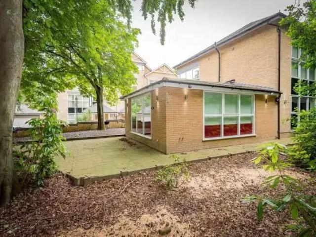 Nice 4 bedroom detached house for rent in 2 Belvedere Heights.