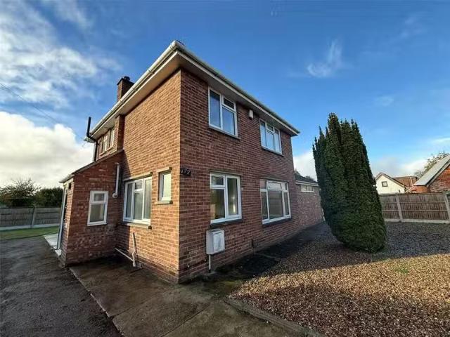 Charming 4 bedroom Detached House to rent, Church Lane, Bradwe.