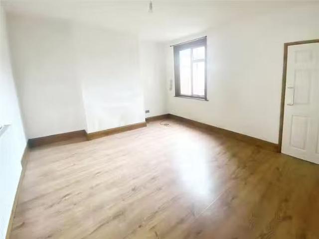 Charming 4 bedroom End Terrace House to rent, Wheat Street, Nu.