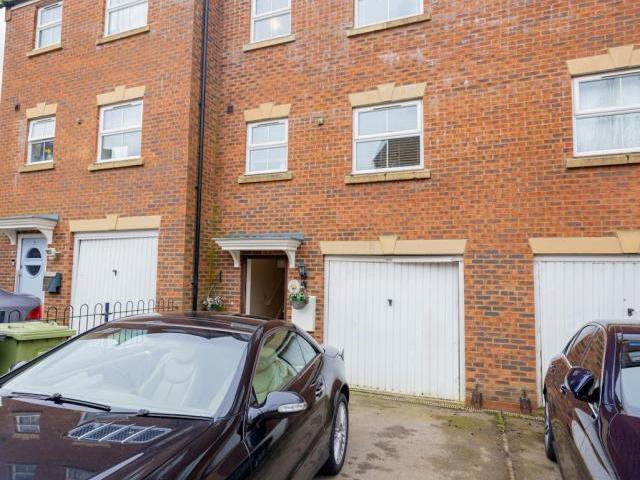 For Rent 4 Bedroom House Corby Corby DLS75946647