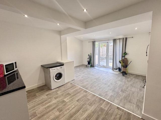 For Rent 4 Bedroom House Clifton East Midlands DLS98286158