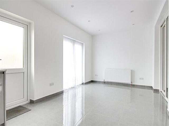For Rent 4 Bedroom House Enfield Great London DS100164471