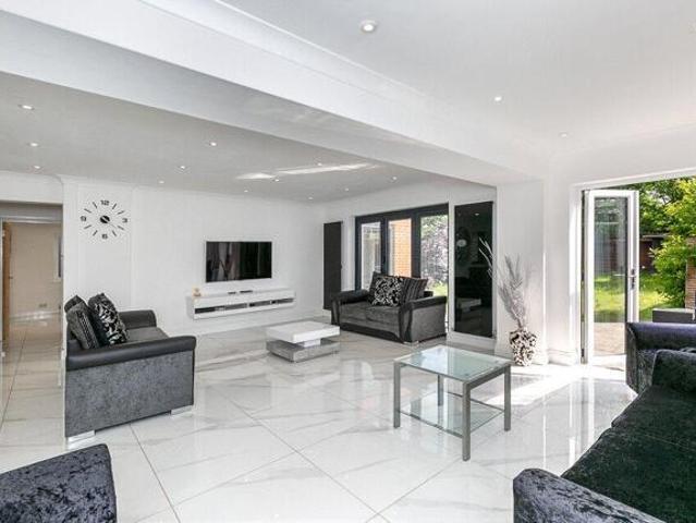 For Rent 4 Bedroom House Epsom Surrey DS101962730