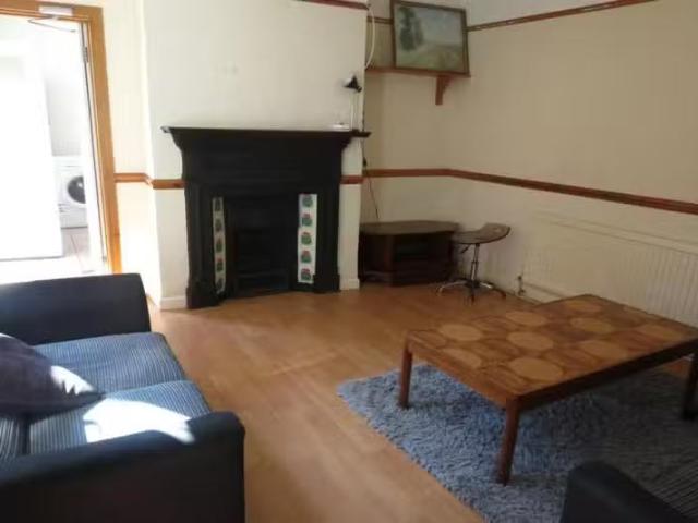 Nice 4 bedroom house for rent in 4 bedroom Semi Detached House.