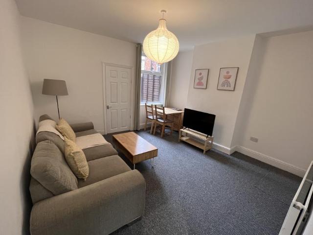 For Rent 4 Bedroom House Kings Norton West Midlands DLS99147912