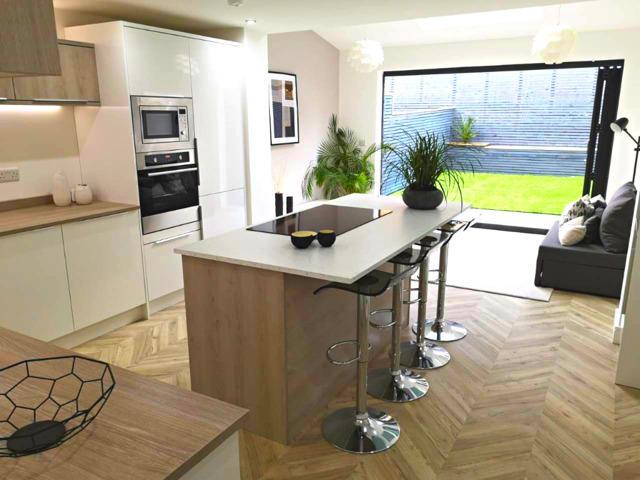 For Rent 4 Bedroom House Huddersfield West Yorkshire DS99817655