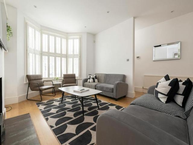 For Rent 4 Bedroom House London London DLS93982153