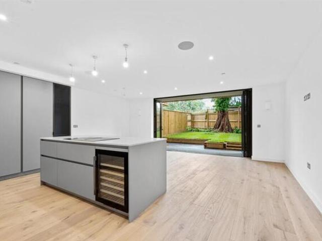 For Rent 4 Bedroom House Londres Great London DLS100052552