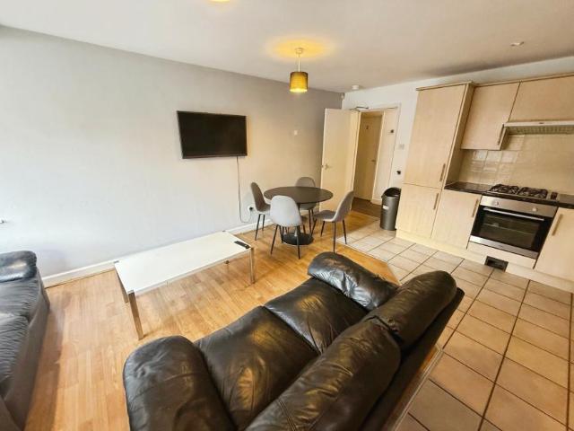 For Rent 4 Bedroom House Lenton East Midlands DS99795833