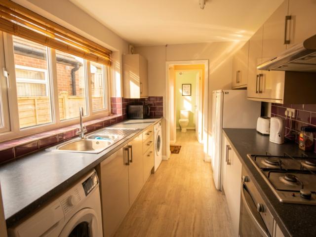 For Rent 4 Bedroom House Lenton East Midlands DS101017583