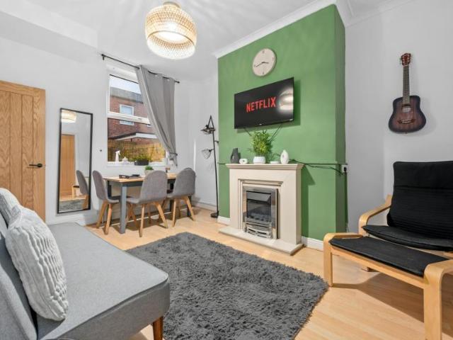 For Rent 4 Bedroom House Salford Salford DS99882590