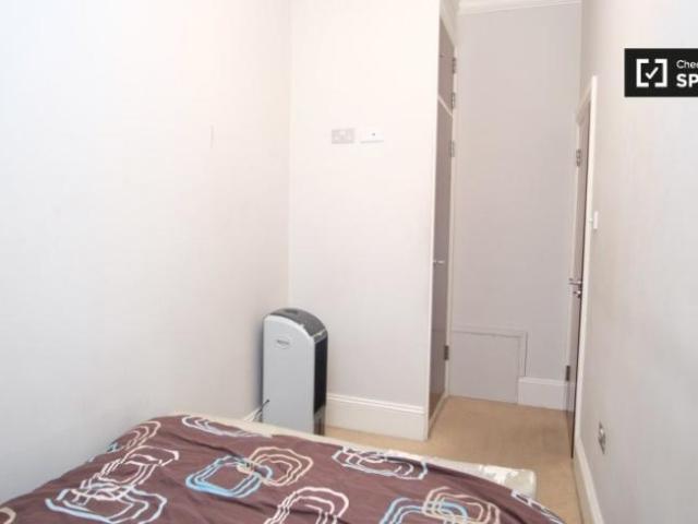 For Rent 4 Bedroom Shared Living/roommate London London DLS100050027
