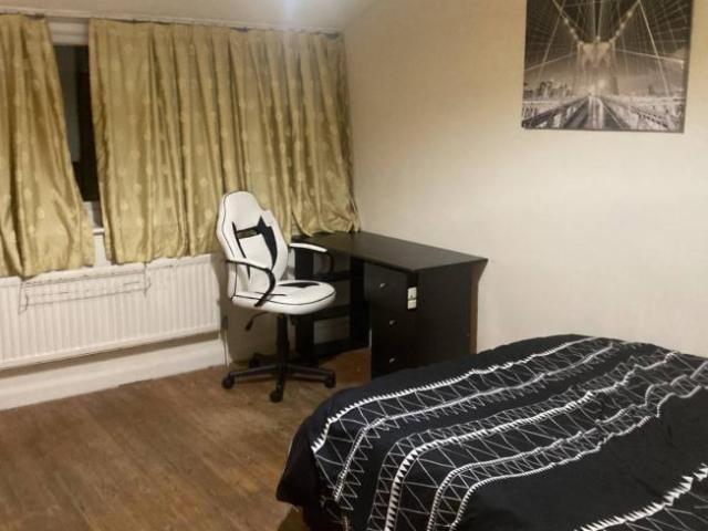 For Rent 4 Bedroom Shared Living/roommate London London DLS101814788