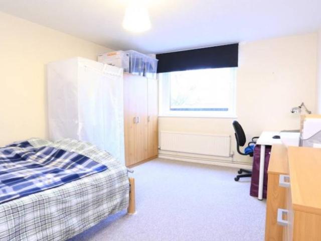 For Rent 4 Bedroom Shared Living/roommate London London DLS101814833