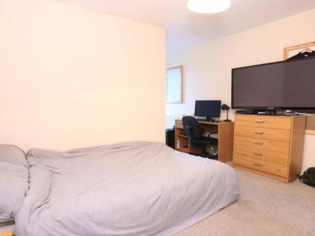 For Rent 4 Bedroom Shared Living/roommate London London DLS101814853