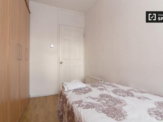 For Rent 4 Bedroom Shared Living/roommate London London DLS101817422