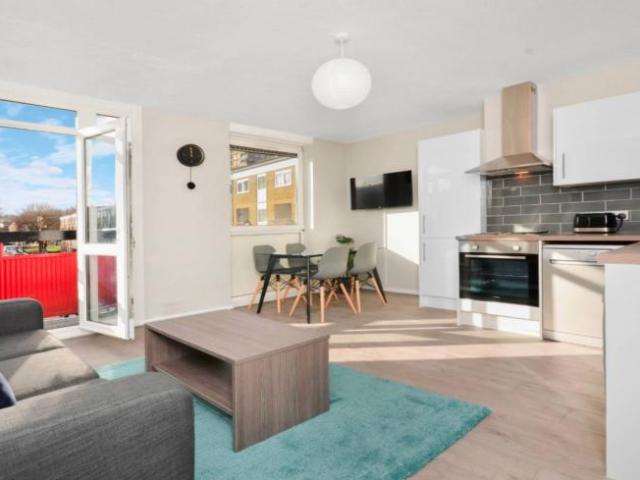 For Rent 4 Bedroom Shared Living/roommate London London DLS101820404