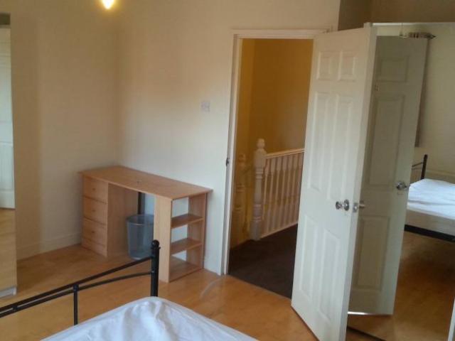 For Rent 4 Bedroom Shared Living/roommate London London DLS101822127