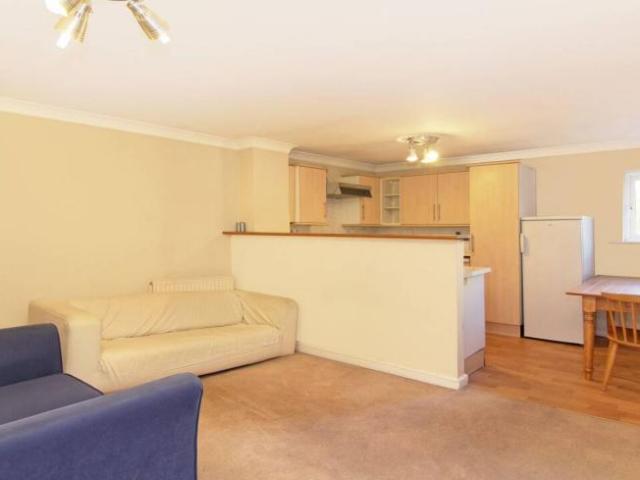 For Rent 4 Bedroom Shared Living/roommate London London DLS101822292