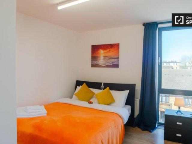 For Rent 4 Bedroom Shared Living/roommate London London DLS101823806