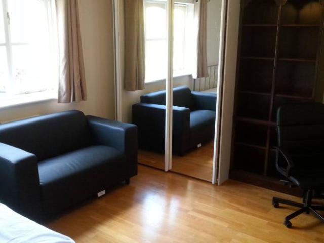For Rent 4 Bedroom Shared Living/roommate London London DLS101836460