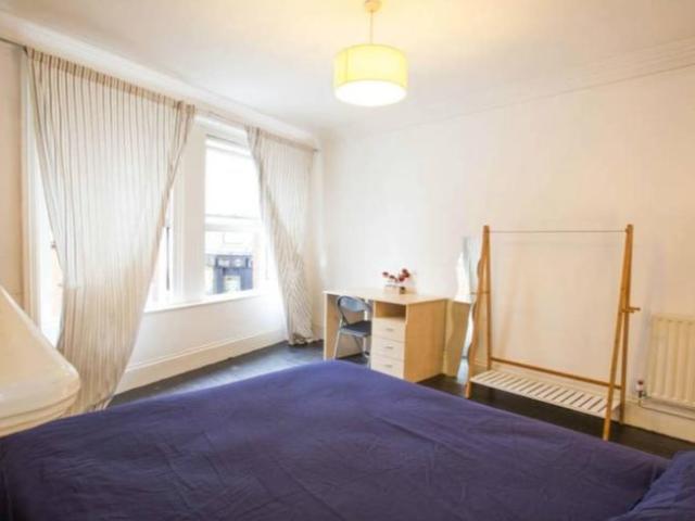 For Rent 4 Bedroom Shared Living/roommate London London DLS101837159