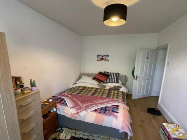For Rent 4 Bedroom Shared Living/roommate London London DLS101845497