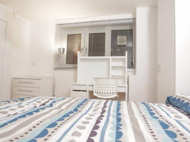 For Rent 4 Bedroom Shared Living/roommate London London DLS101846086