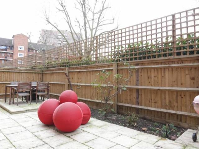 For Rent 4 Bedroom Shared Living/roommate London London DLS101846318