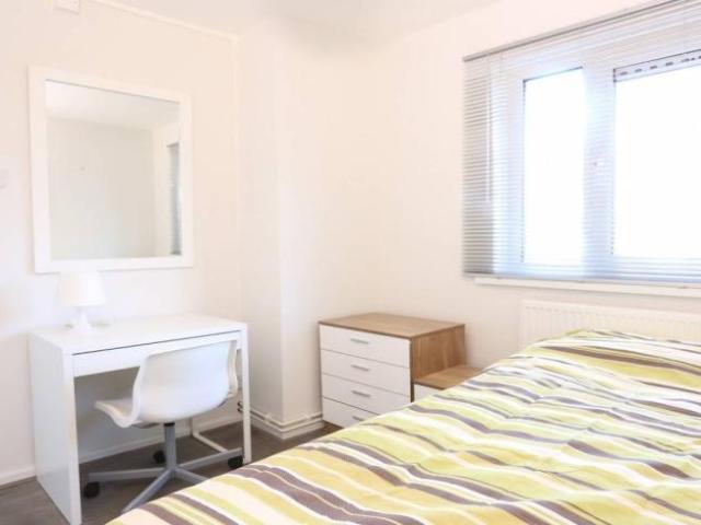 For Rent 4 Bedroom Shared Living/roommate London London DLS101846838
