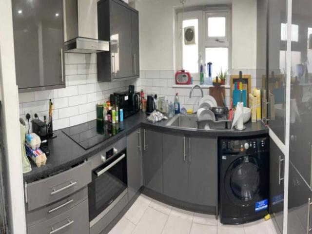 For Rent 4 Bedroom Shared Living/roommate London London DLS101847164