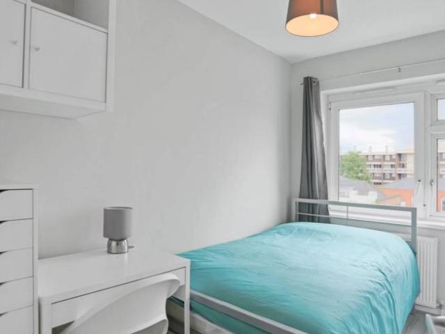 For Rent 4 Bedroom Shared Living/roommate London London DLS101848160